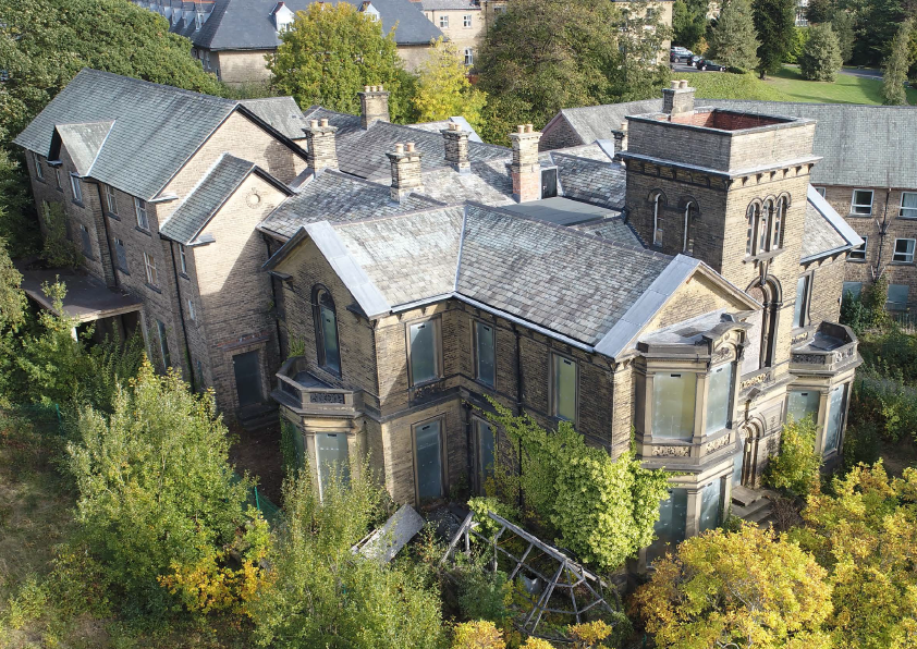 Tapton Court: A ‘brass castle’ above the fog of the town